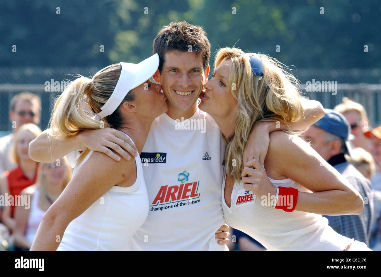 Kissing celebrity sport hi-res stock photography and images - Alamy