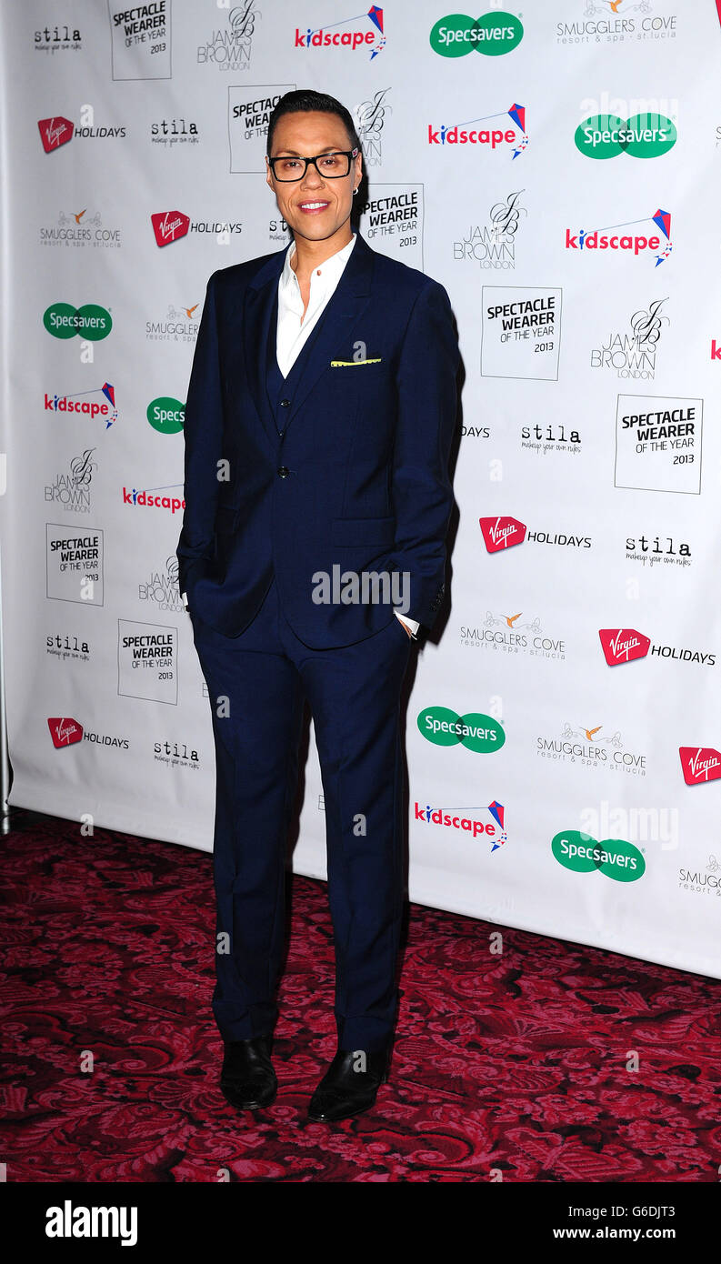 Showbiz specsavers full length mangdm hi-res stock photography and ...