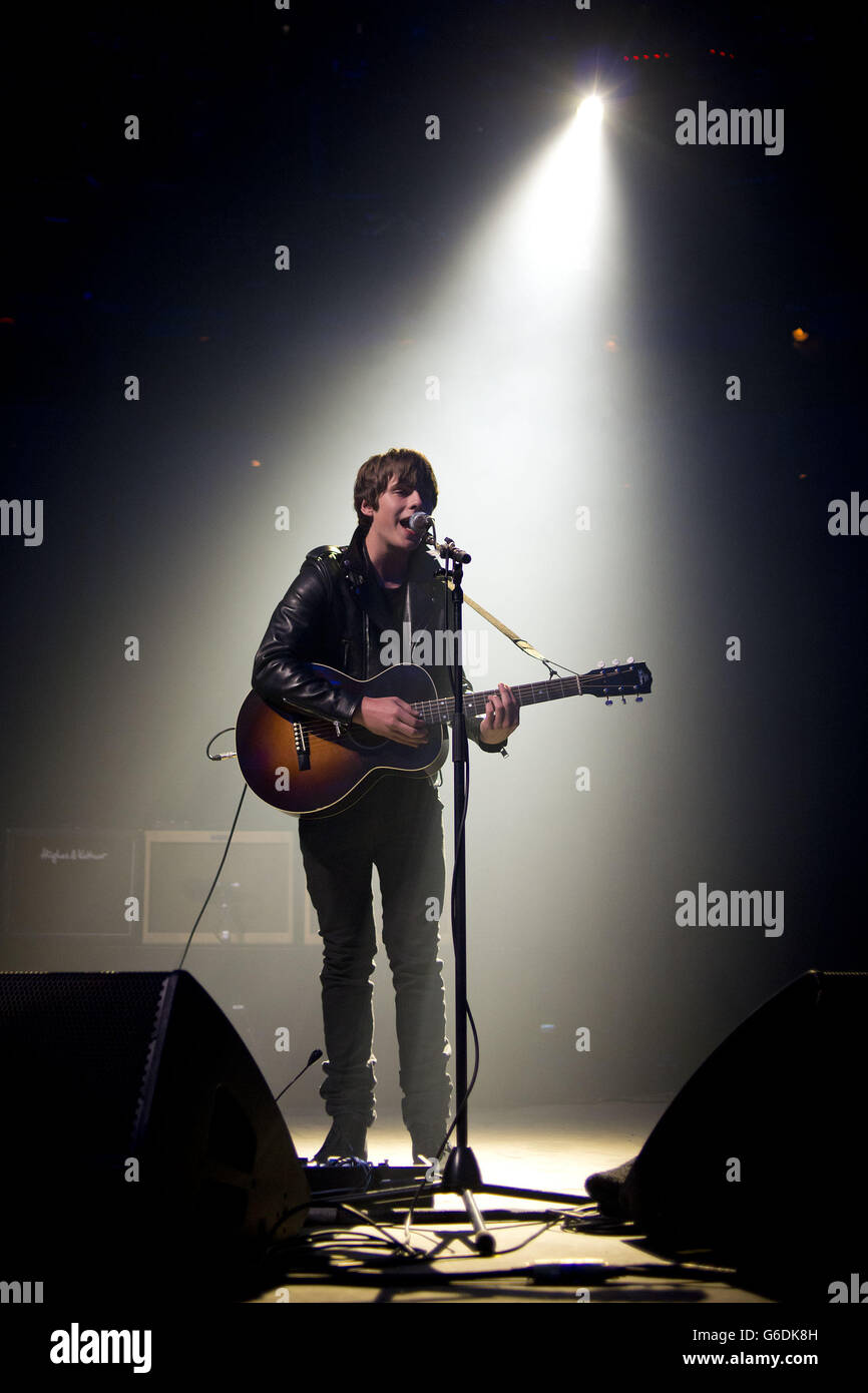 Jake bugg performs on stage roundhouse hi-res stock photography and ...