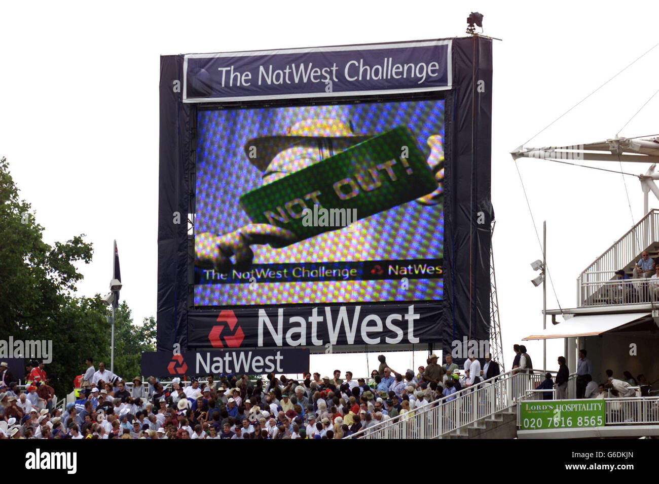 Cricket scoreboard lords hi-res stock photography and images - Alamy