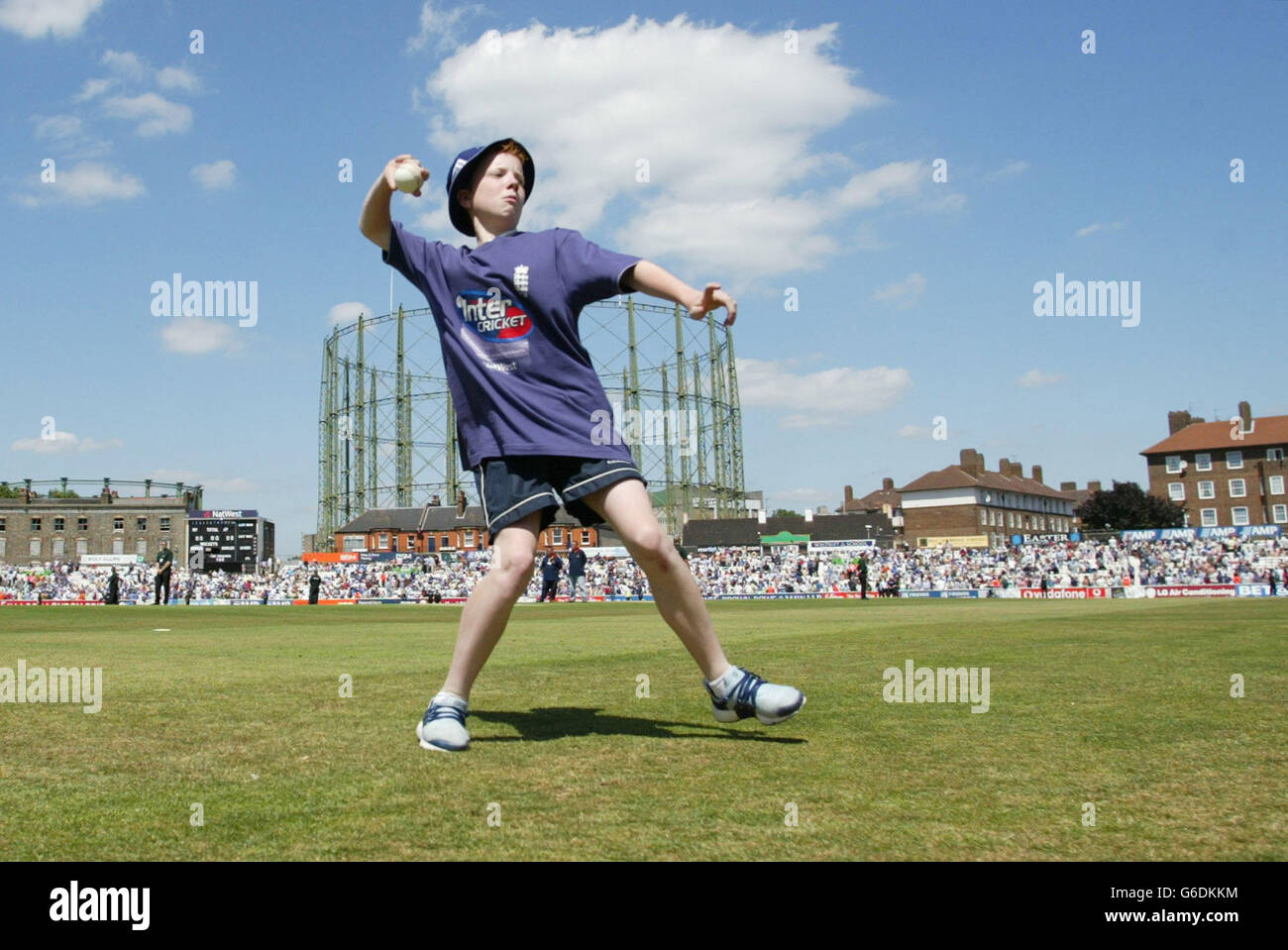 Cricketer england hi-res stock photography and images - Alamy