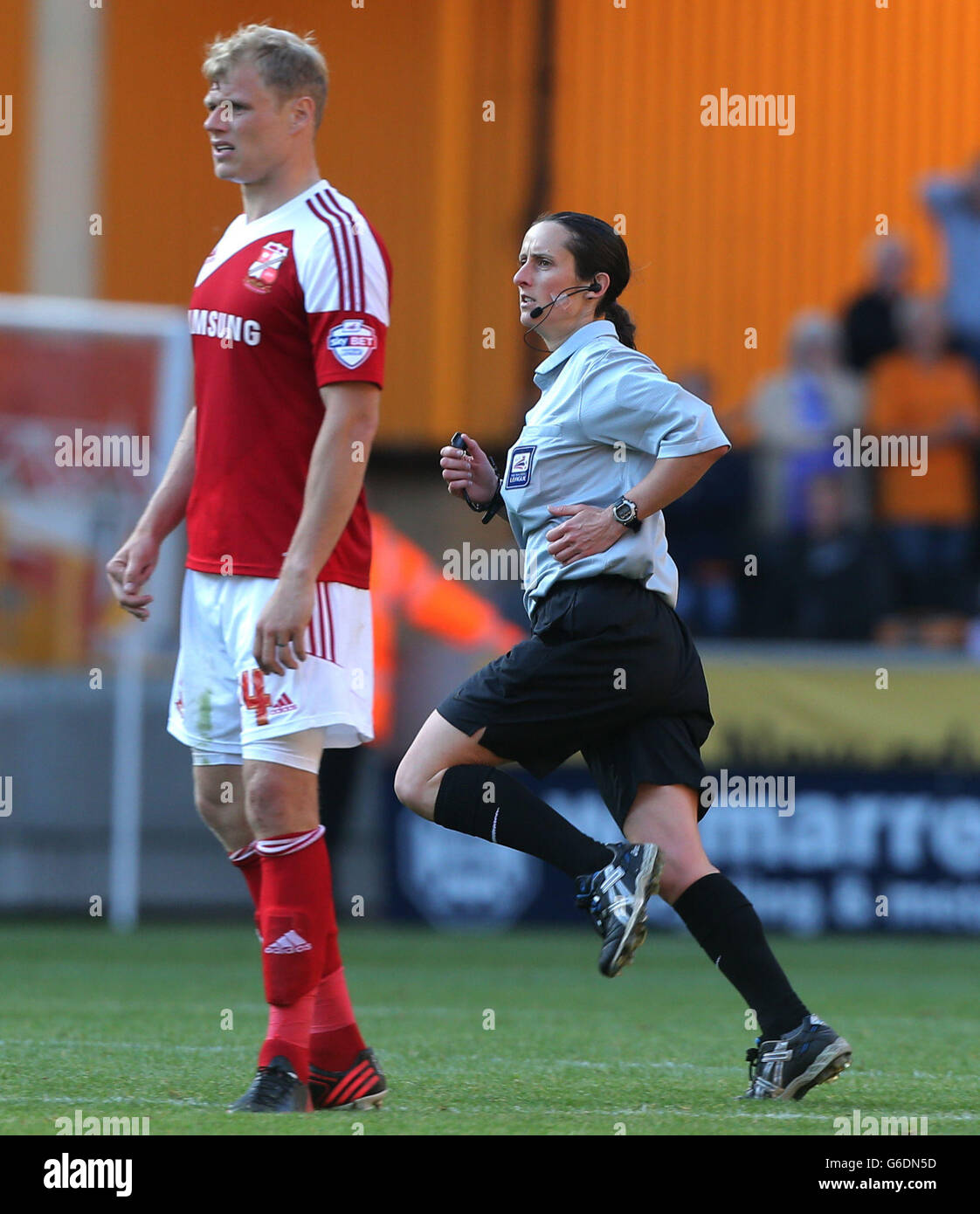 Female soccer wolves hi-res stock photography and images - Alamy