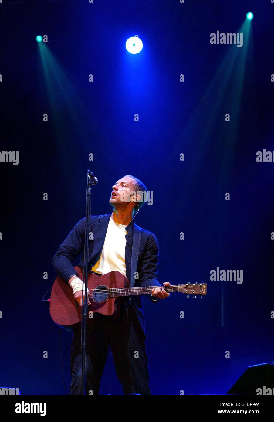 Lead singer of coldplay hi-res stock photography and images - Alamy