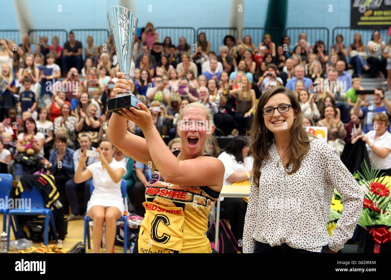 Coronation Street v Emmerdale: Charity netball match Stock Photo - Alamy