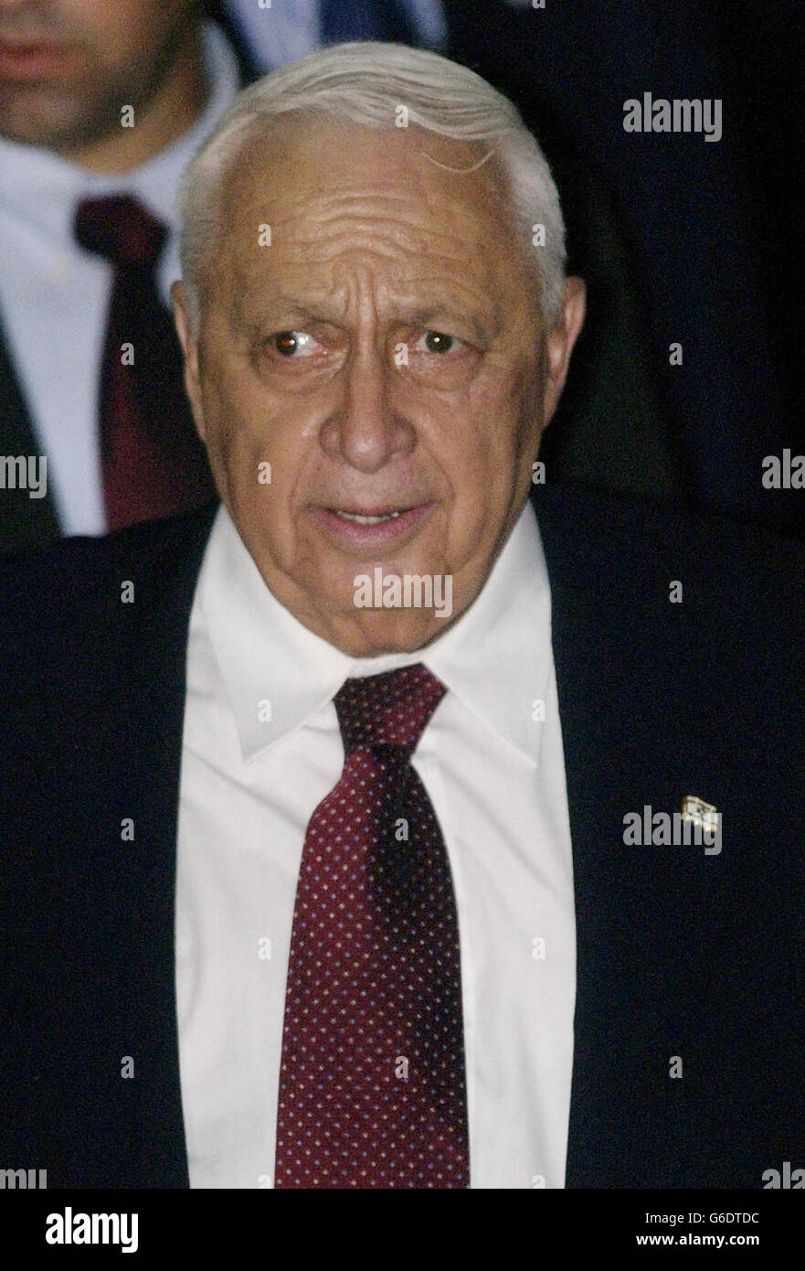 Ariel sharon leaves downing street hi-res stock photography and images ...