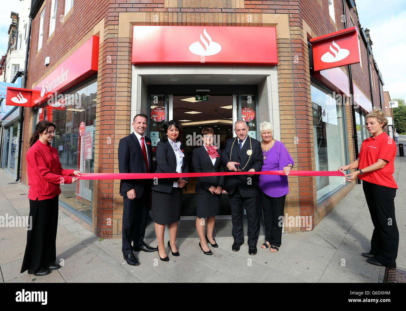 Santander store opening Stock Photo - Alamy