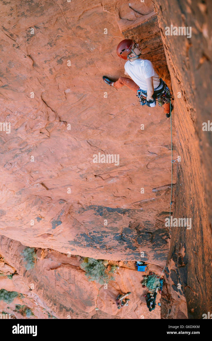 Angle buttress hi-res stock photography and images - Alamy