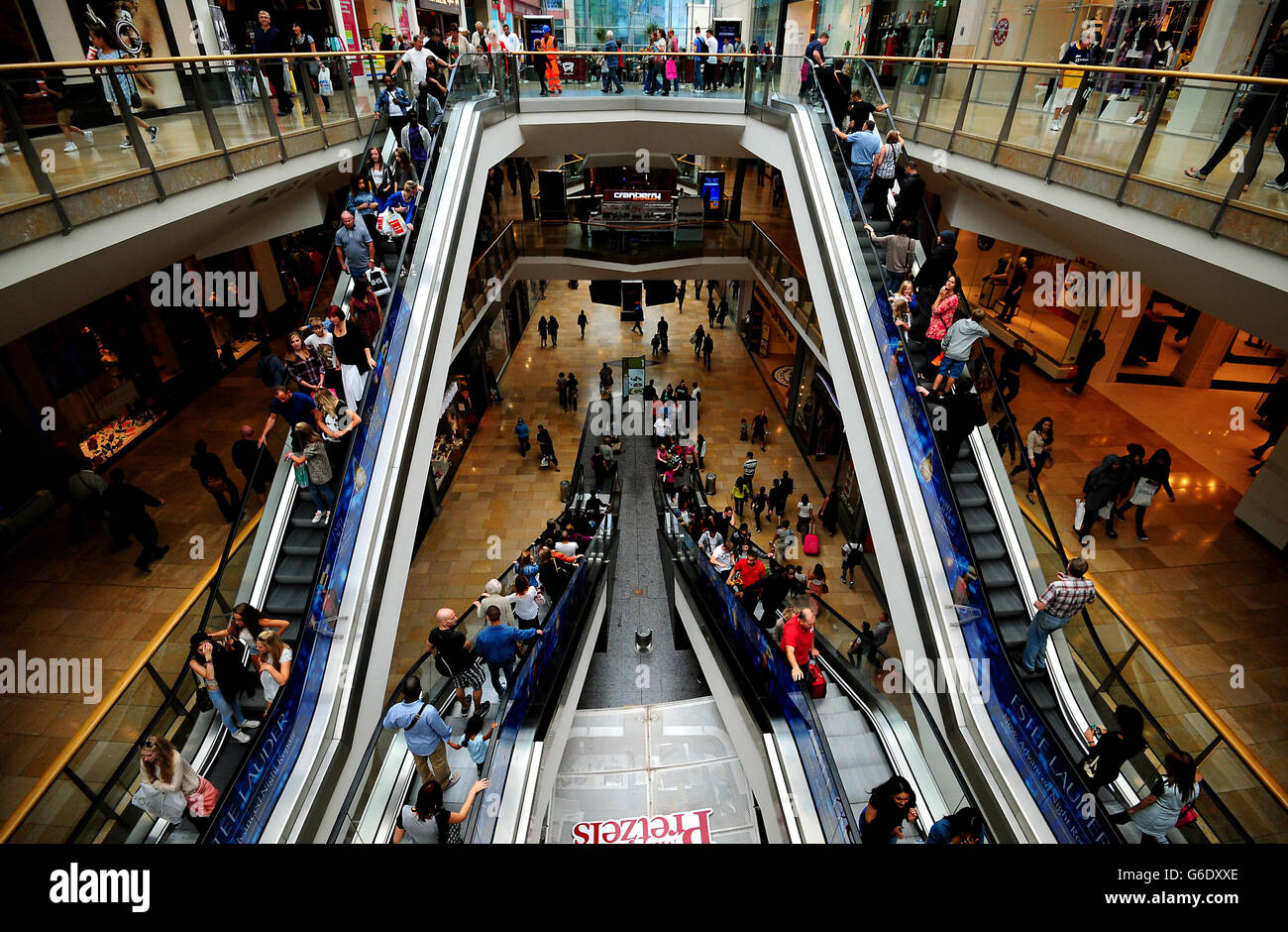 General view bull ring shopping centre interior in birmingham hi-res ...
