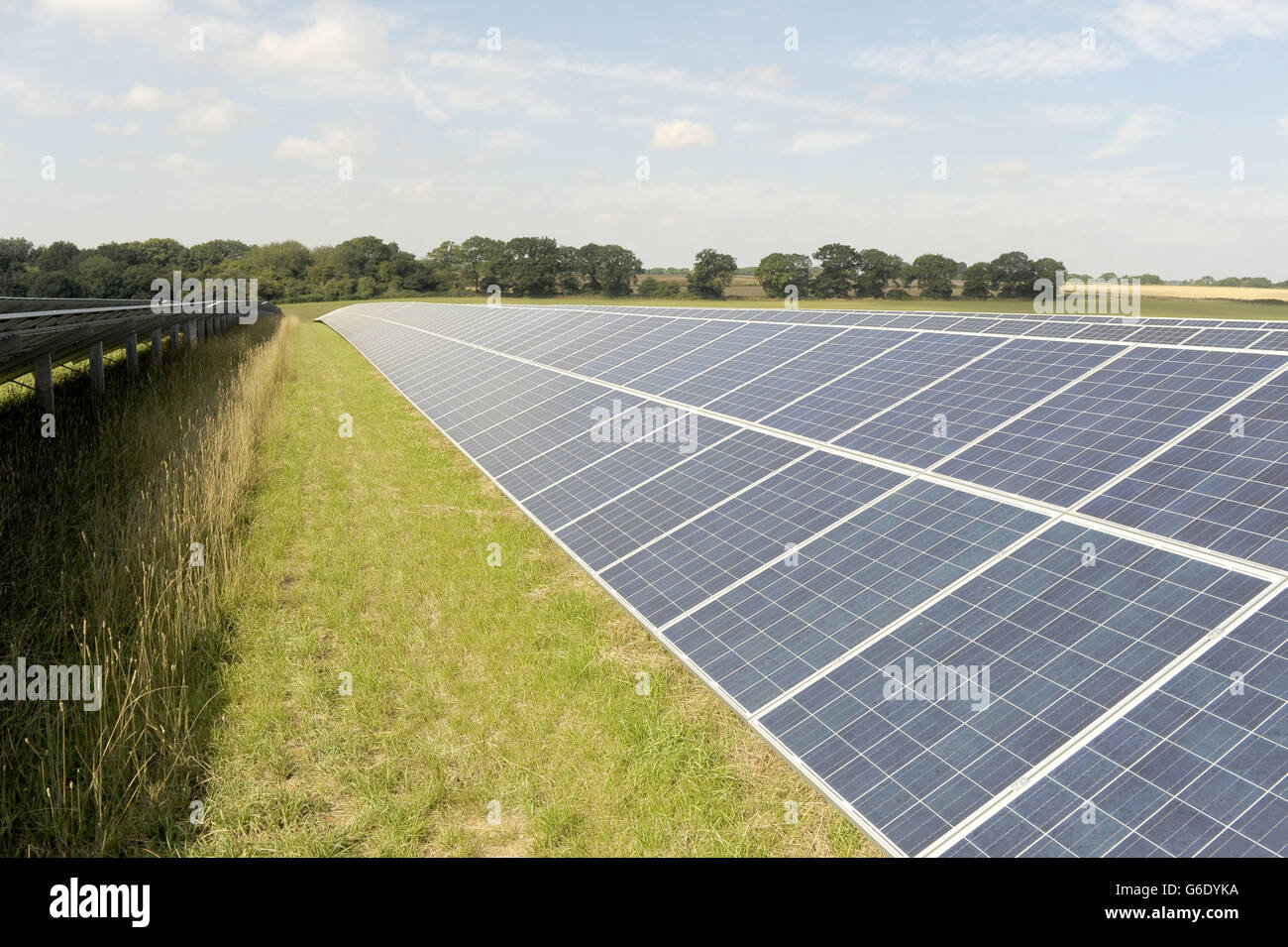 Solar farm stock Stock Photo - Alamy