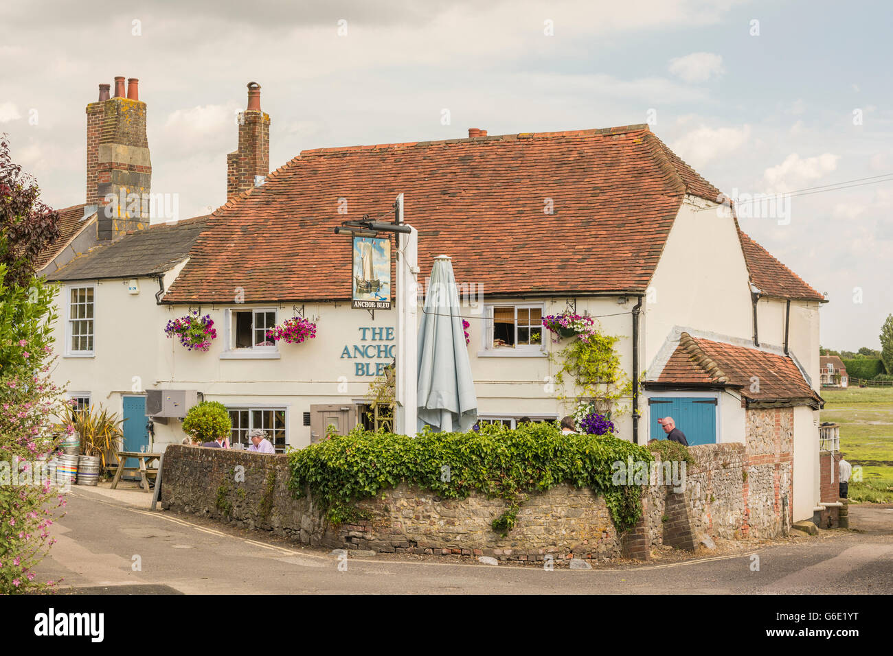 Bosham inn hi-res stock photography and images - Alamy