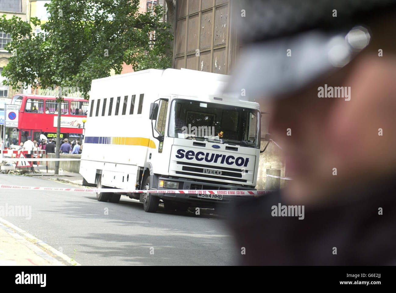 Southwark crown court prison van hi-res stock photography and images ...