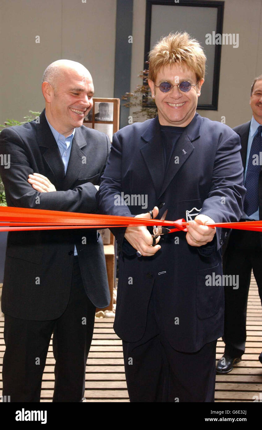 Pose media photocall hi-res stock photography and images - Alamy