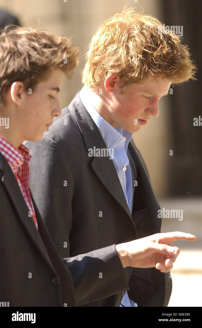 Harry spent eton schooldays boarding manor house hi-res stock ...
