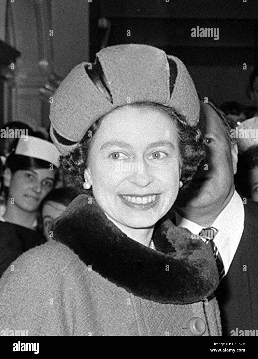 The Queen is welcomed to St Thomas' Hospital, London Stock Photo - Alamy