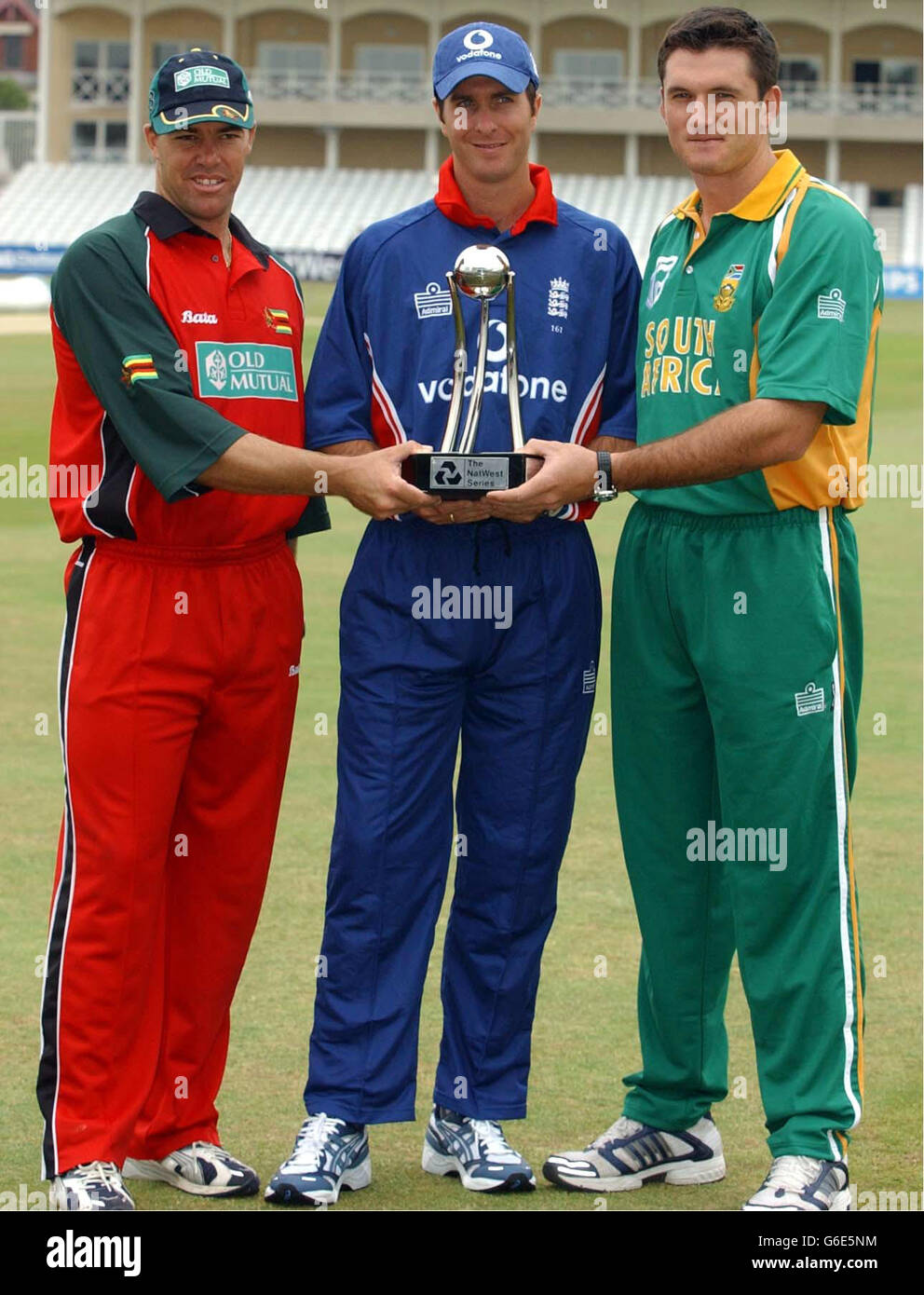 Michael vaughan and graeme smith hi-res stock photography and images ...