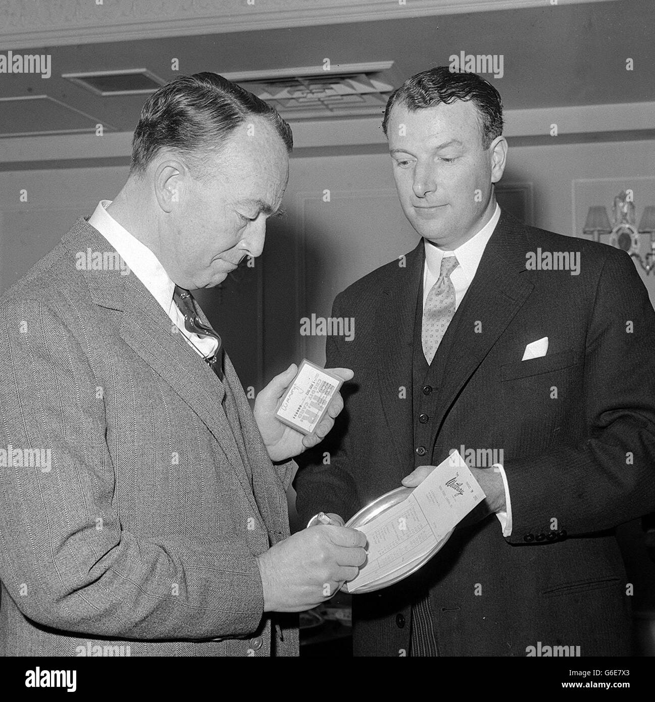 Lord shawcross gets in credit card number 1 hi-res stock photography ...