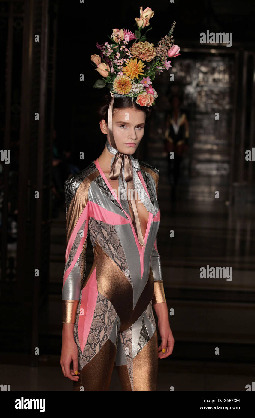 Pam Hogg Catwalk London Fashion Week 2013 Stock Photo Alamy