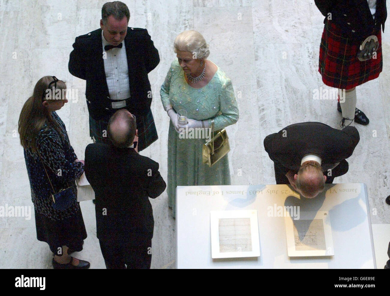 Queen philip kilt hi-res stock photography and images - Alamy