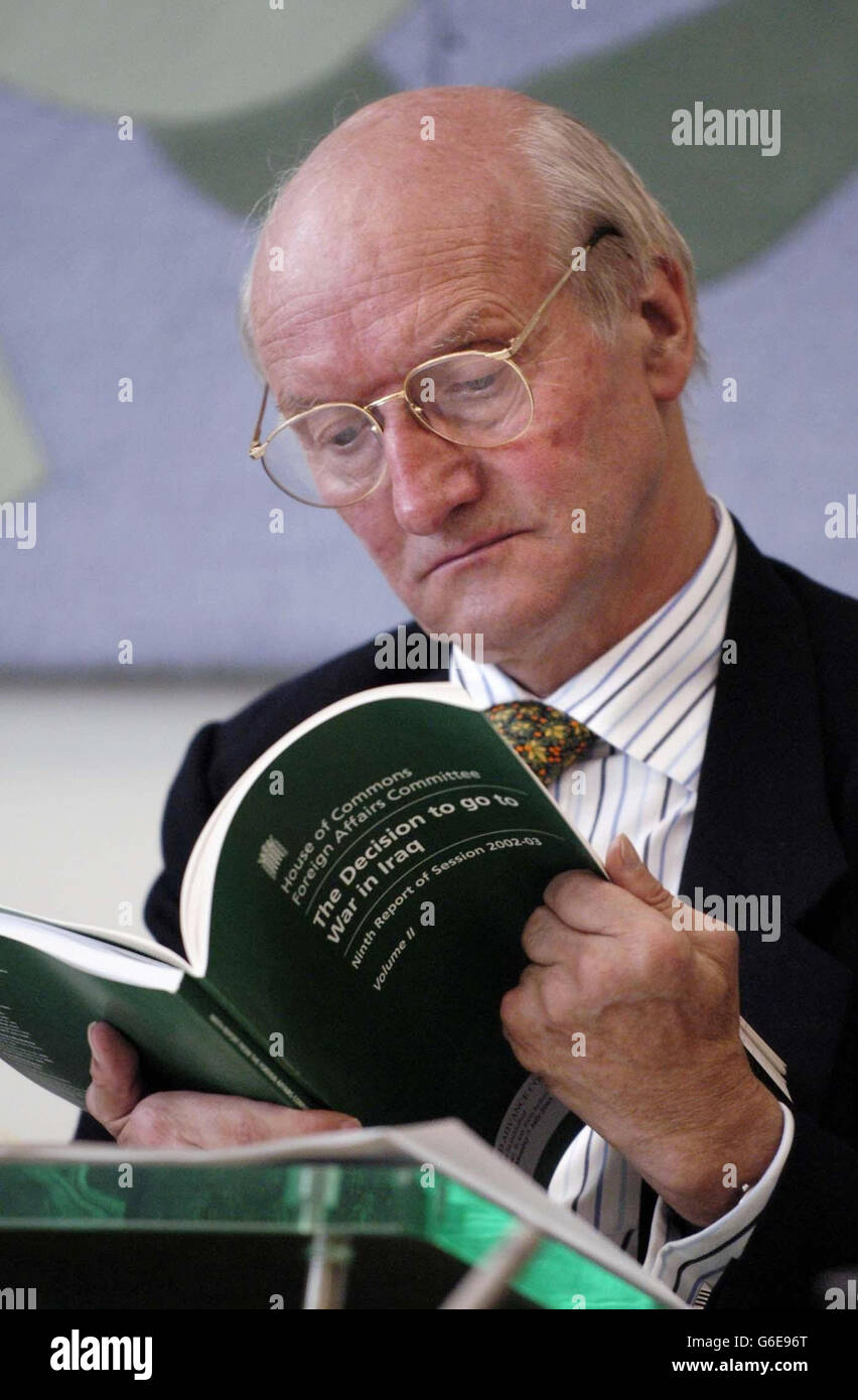 Donald Anderson - War in Iraq dossier Stock Photo - Alamy