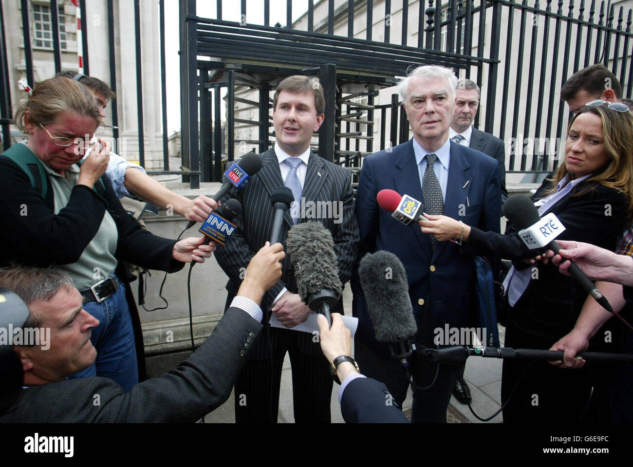 Ulster unionist mp jeffrey donaldson hi-res stock photography and ...