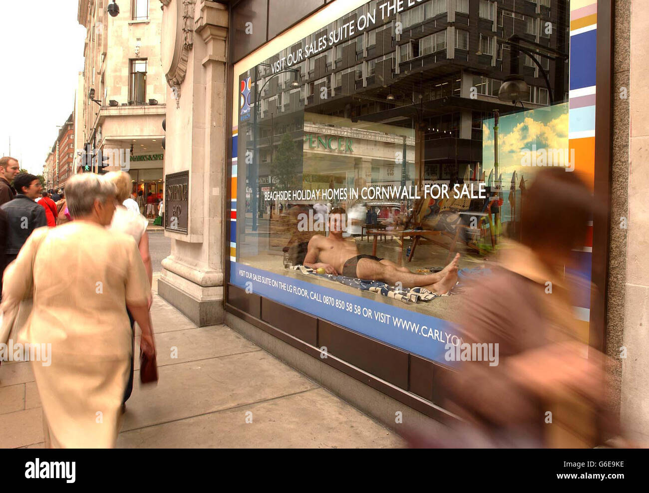 The display in selfridges window on oxford street in london hi-res ...