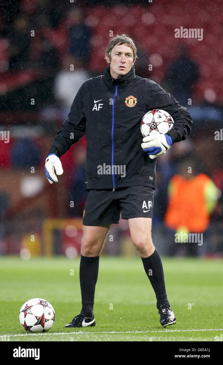 Manchester united goalkeeping coach hi-res stock photography and images ...