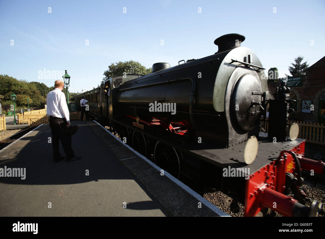 Havenstreet Railway Station Stock Photo - Alamy