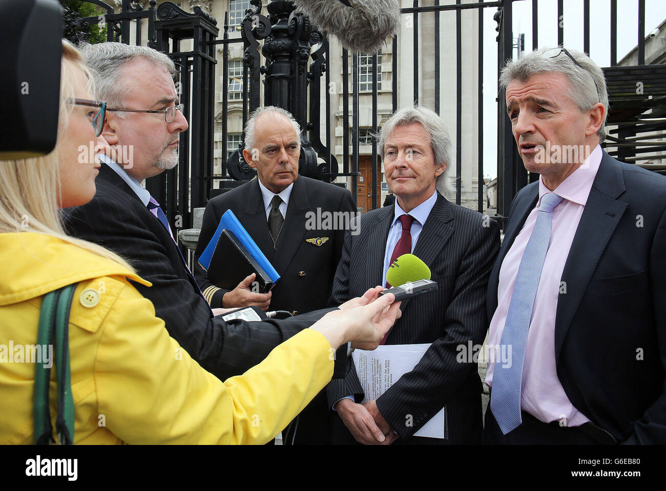 Ryanair Chief Executive Michael O'Leary, with Libel lawyer Paul Tweed ...
