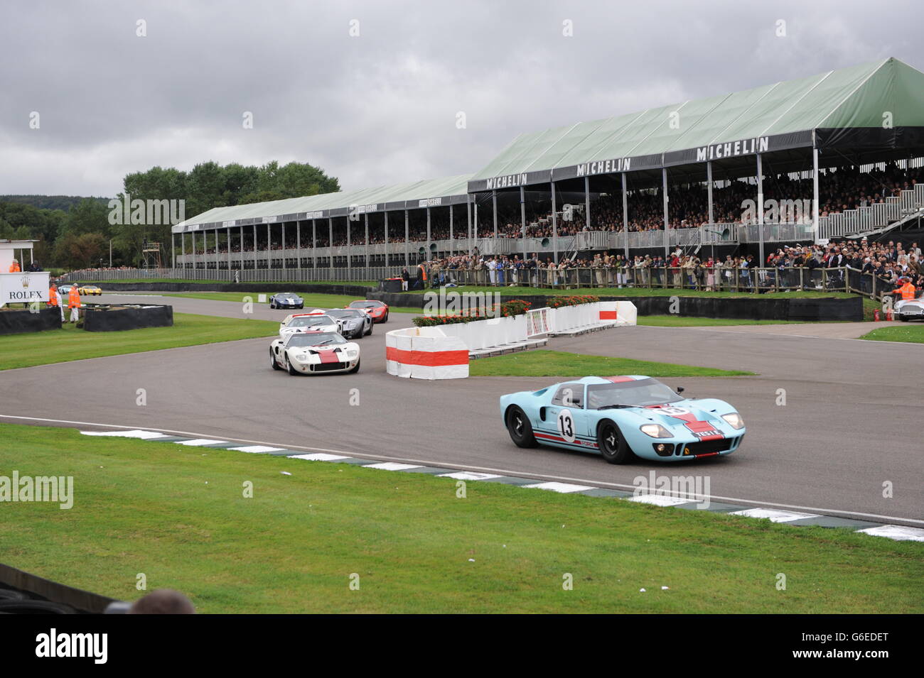 FORD GT.40 LINE UP & RACE IN WHITSUN TROPHY USE OF THIS IMAGE MAY BE ...