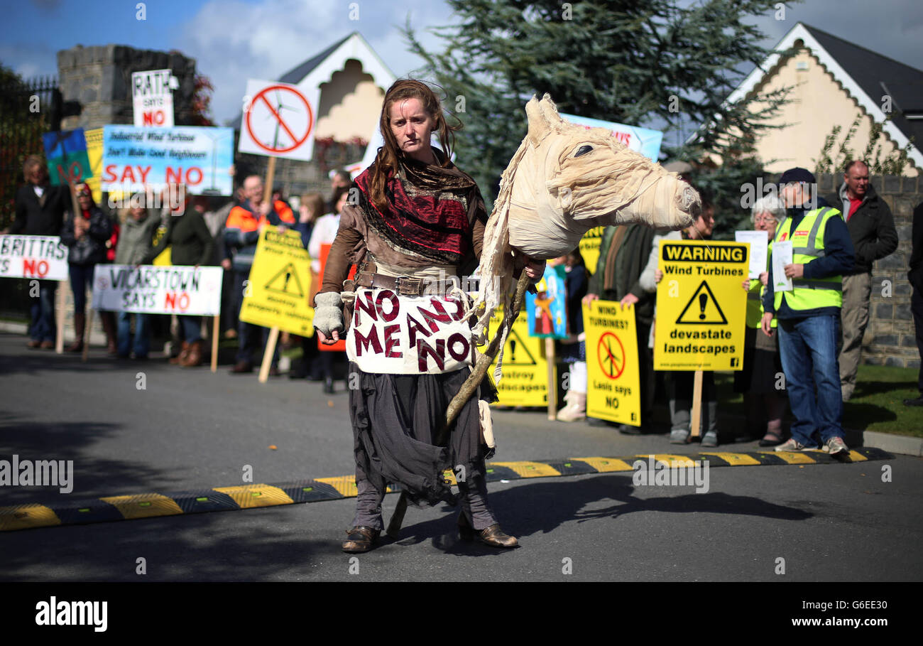 Protestor Cabrini Cahill joins Anti Wind farm campaigners from the ...
