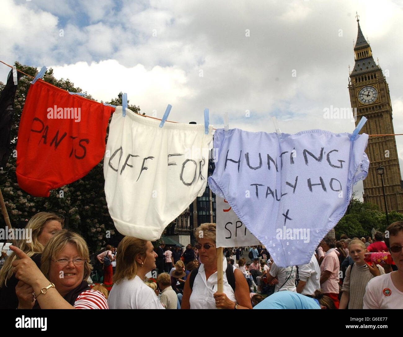 Pro-hunt supporters in Parliament Square, London, to protest against ...