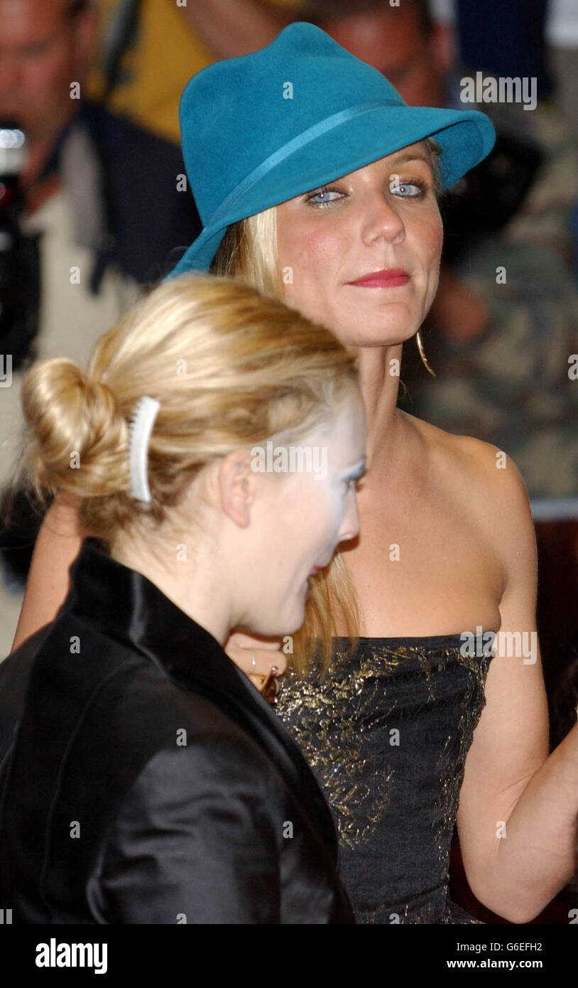 Drew barrymore charlies angels london hi-res stock photography and images - Alamy