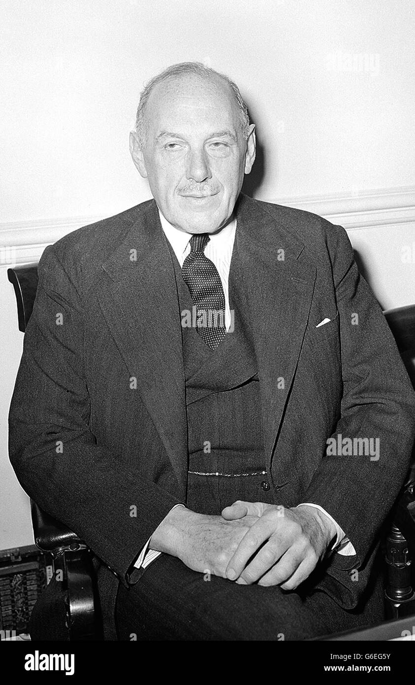 Attends news conference Black and White Stock Photos & Images - Alamy