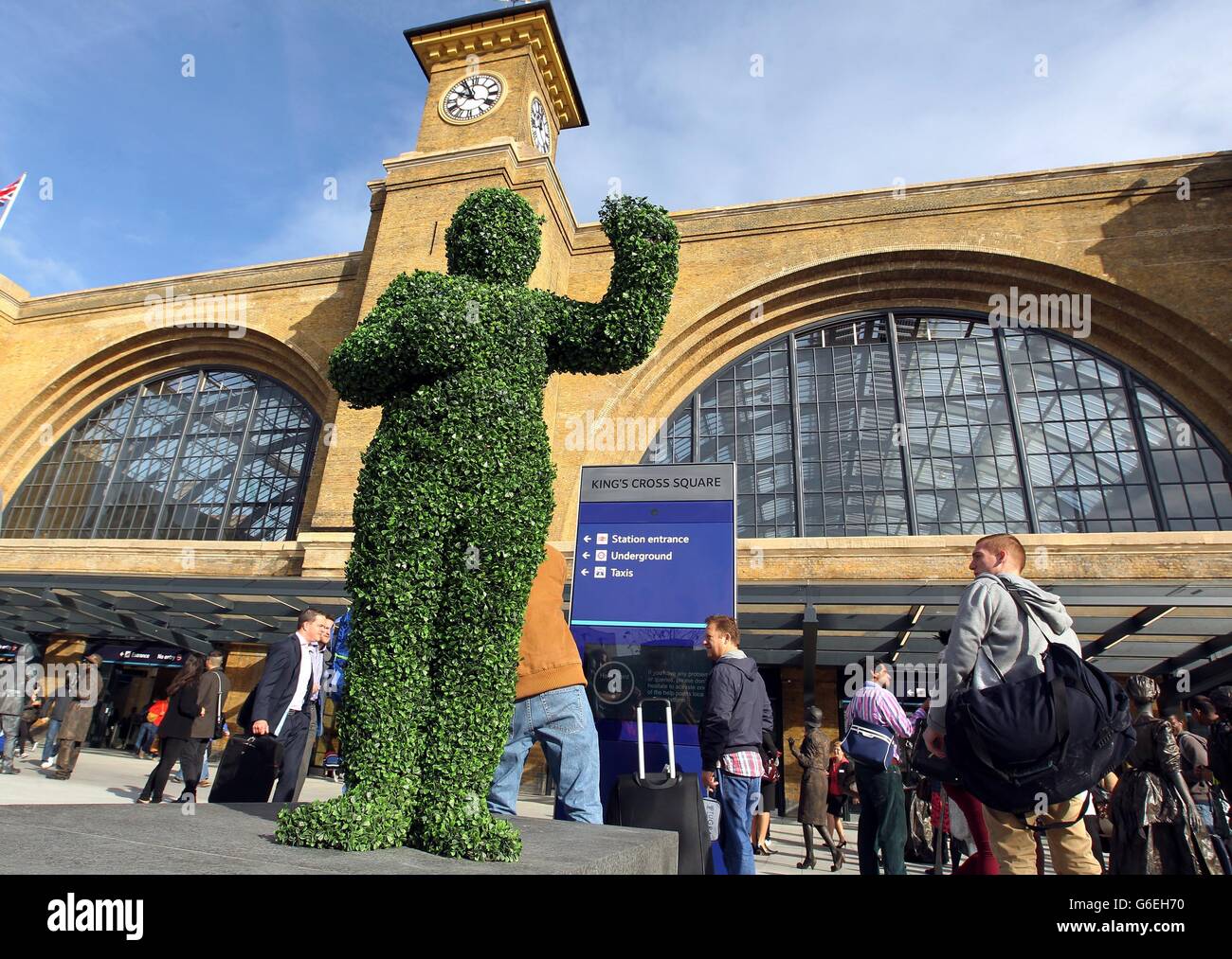 Opening of Kings Cross Square Stock Photo - Alamy