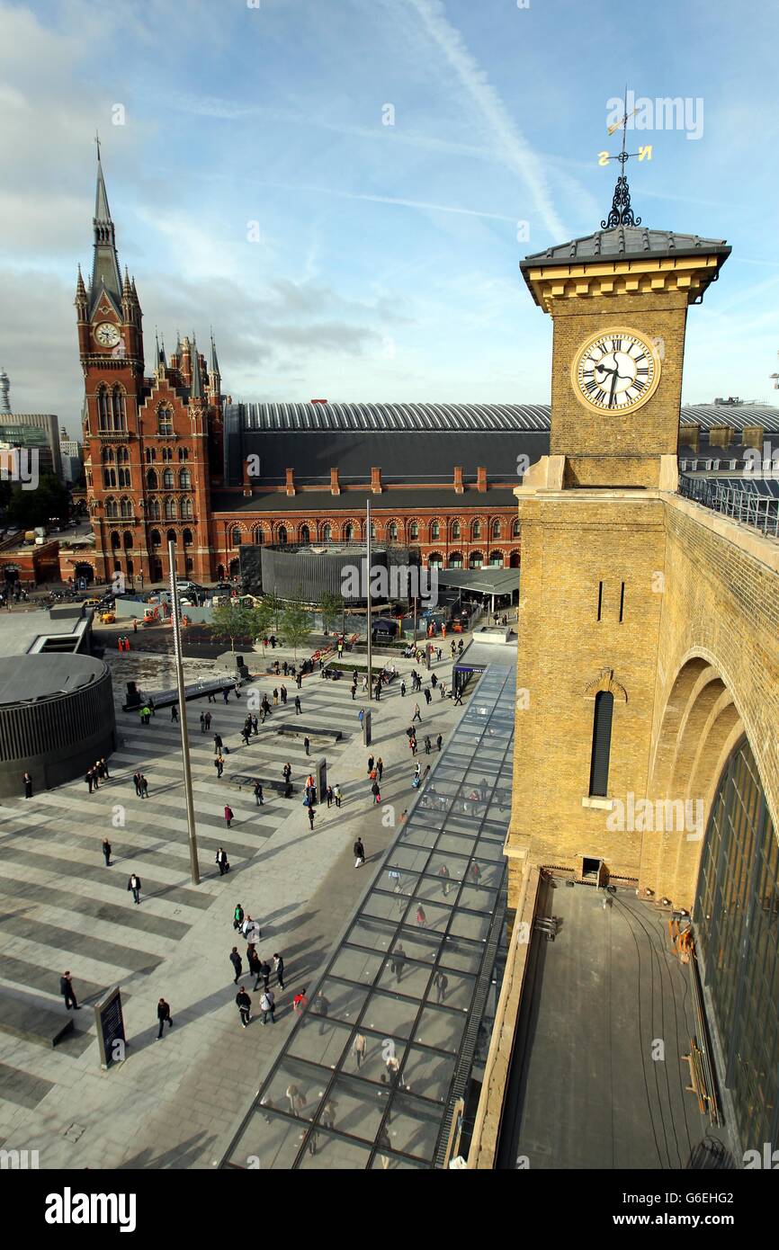 Official opening kings cross square hi-res stock photography and images ...