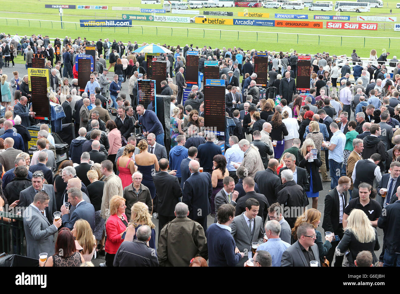 Racing ayr girl general view hi-res stock photography and images - Alamy