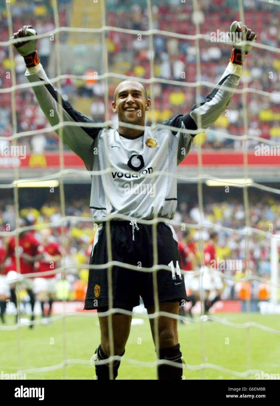 Sport football celebrating tim howard hi-res stock photography and ...