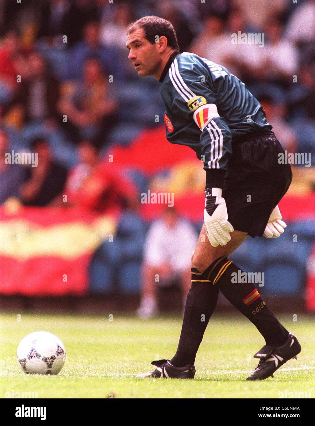Soccer euro 96 spain v bulgaria hi-res stock photography and images - Alamy