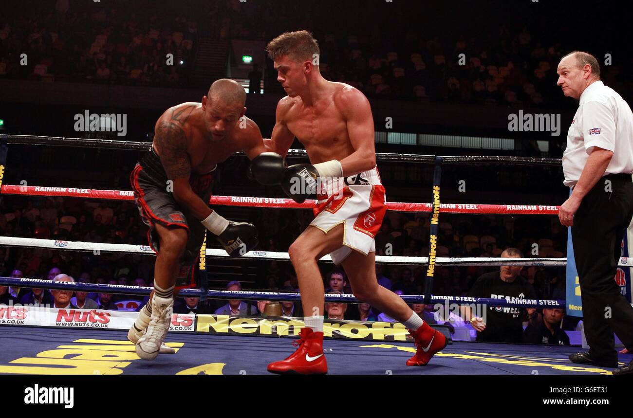 Boxing copper box arena hi-res stock photography and images - Alamy