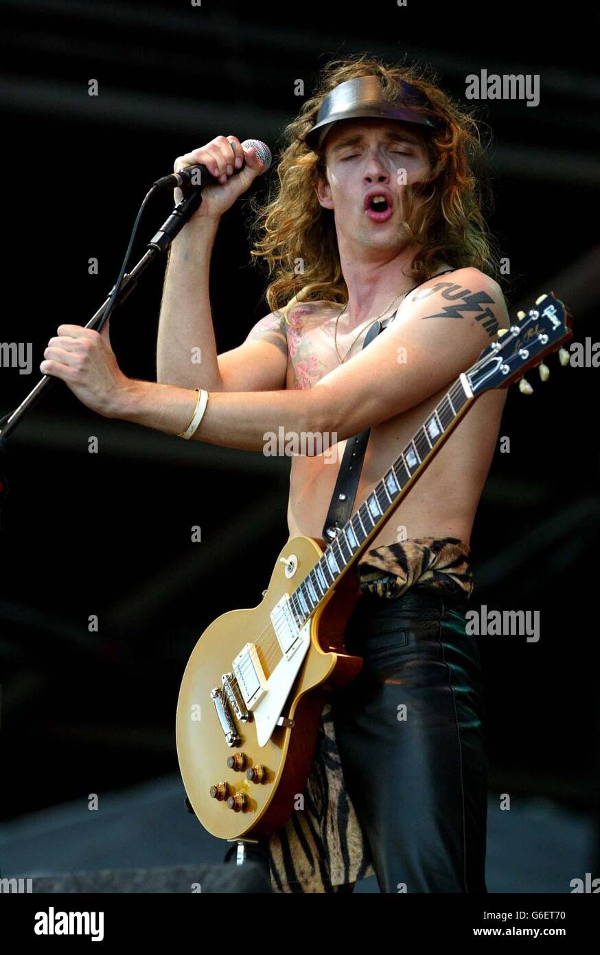 The lead singer of the darkness hi-res stock photography and images - Alamy