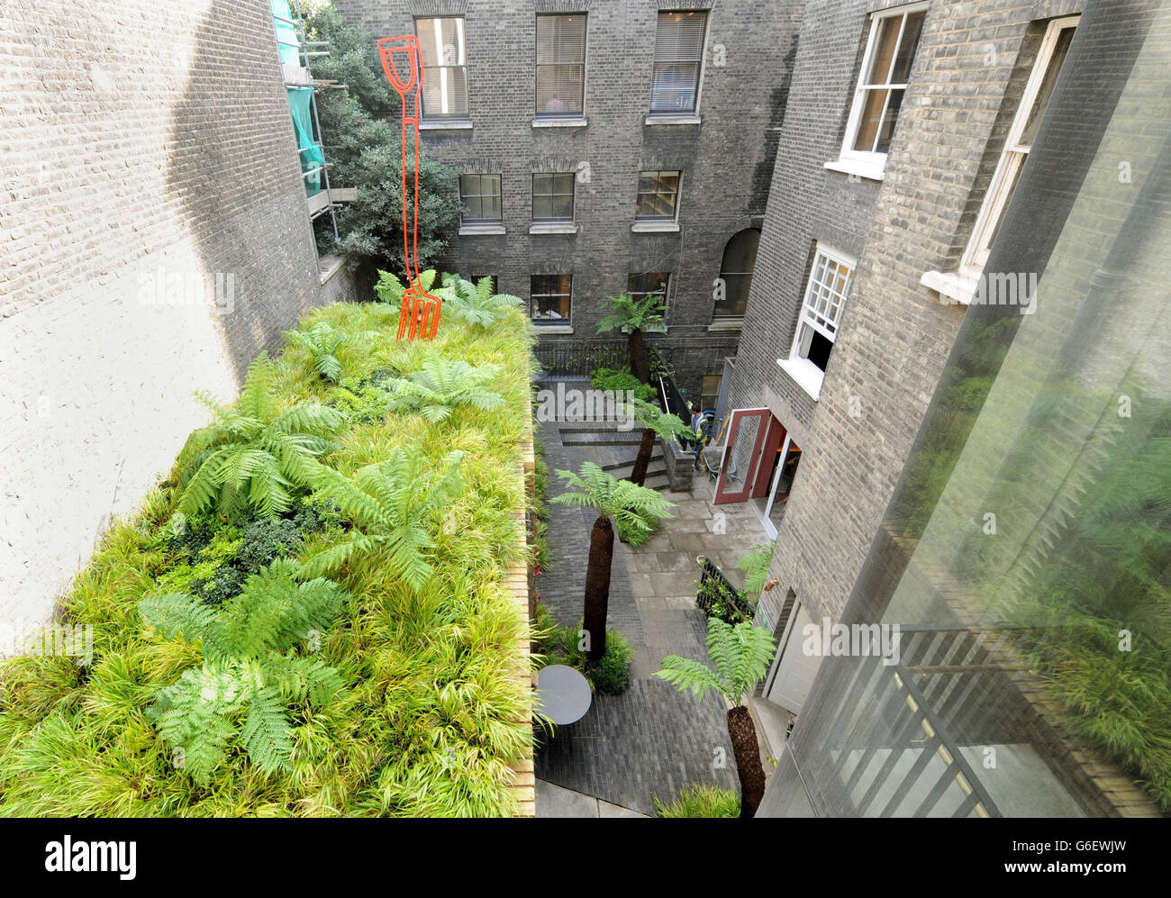 Royal academy keepers house garden hi-res stock photography and images ...