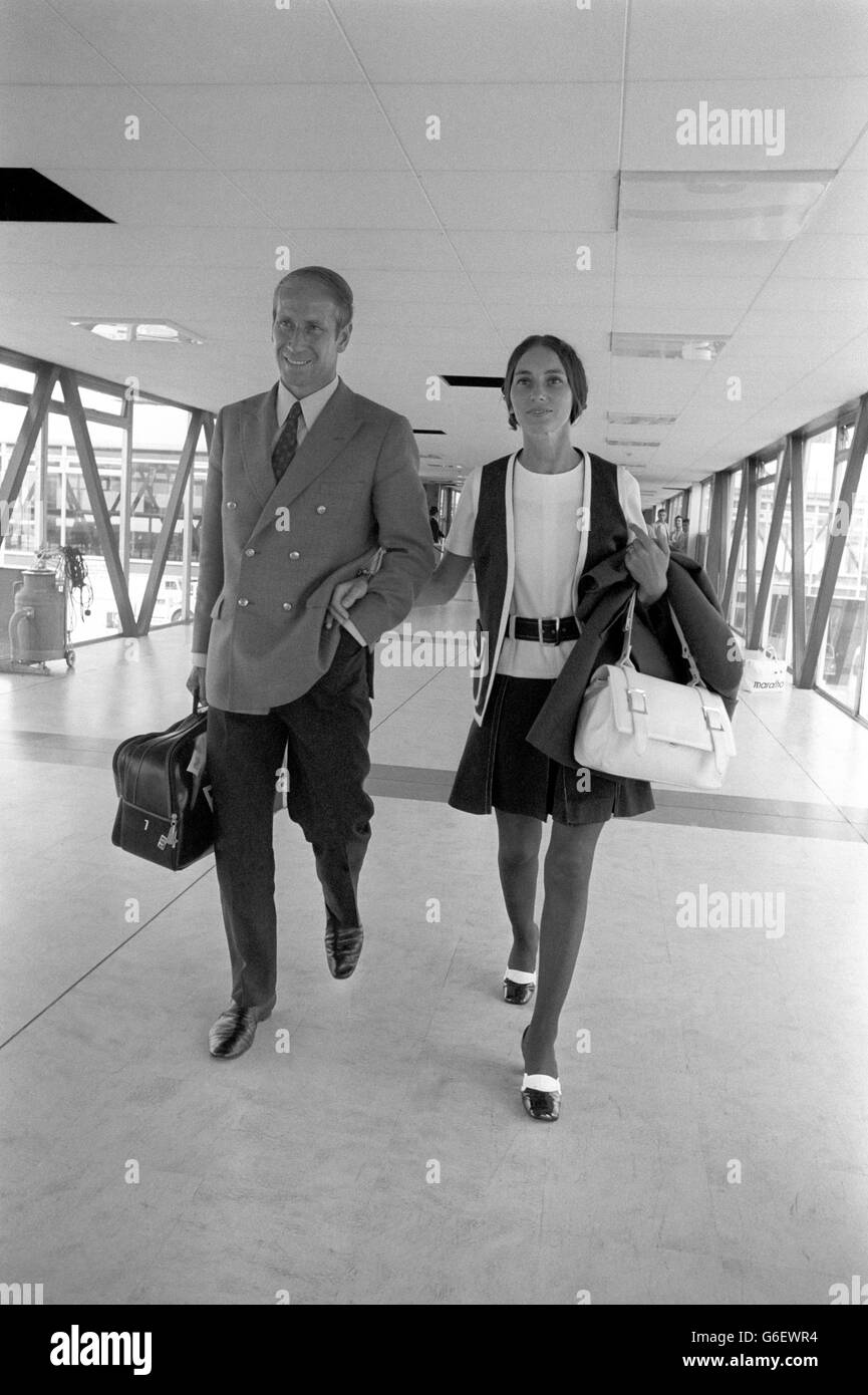 London england manchester united Black and White Stock Photos & Images ...