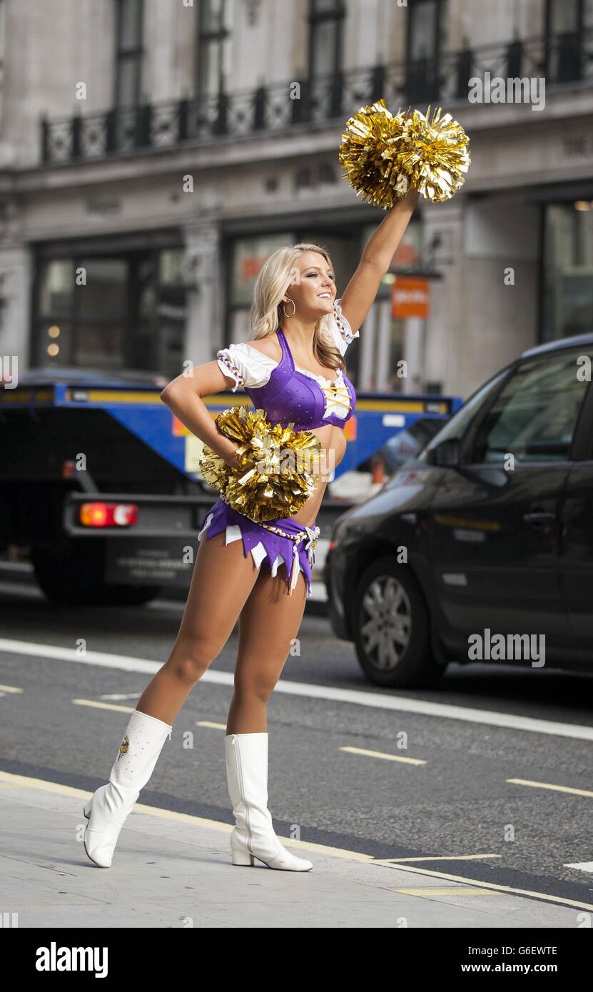 Minnesota Vikings cheerleaders on Regents Street Stock Photo - Alamy