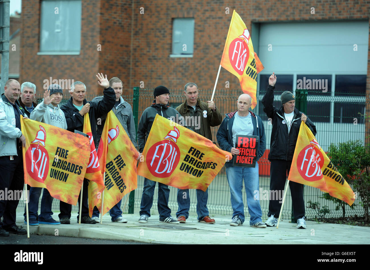 England firemen strike hi-res stock photography and images - Alamy