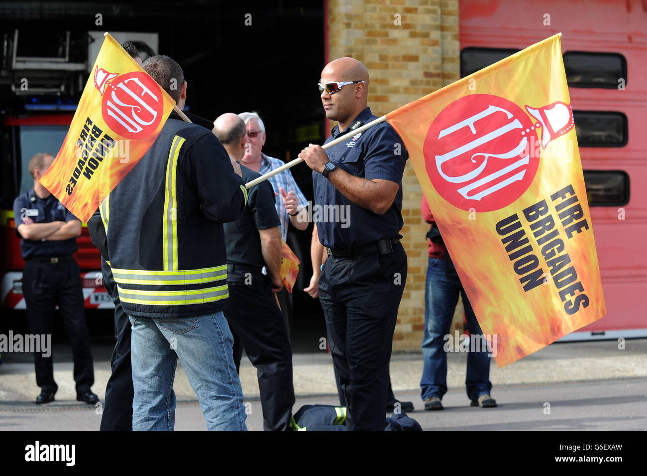 Fire station picket line hi-res stock photography and images - Alamy