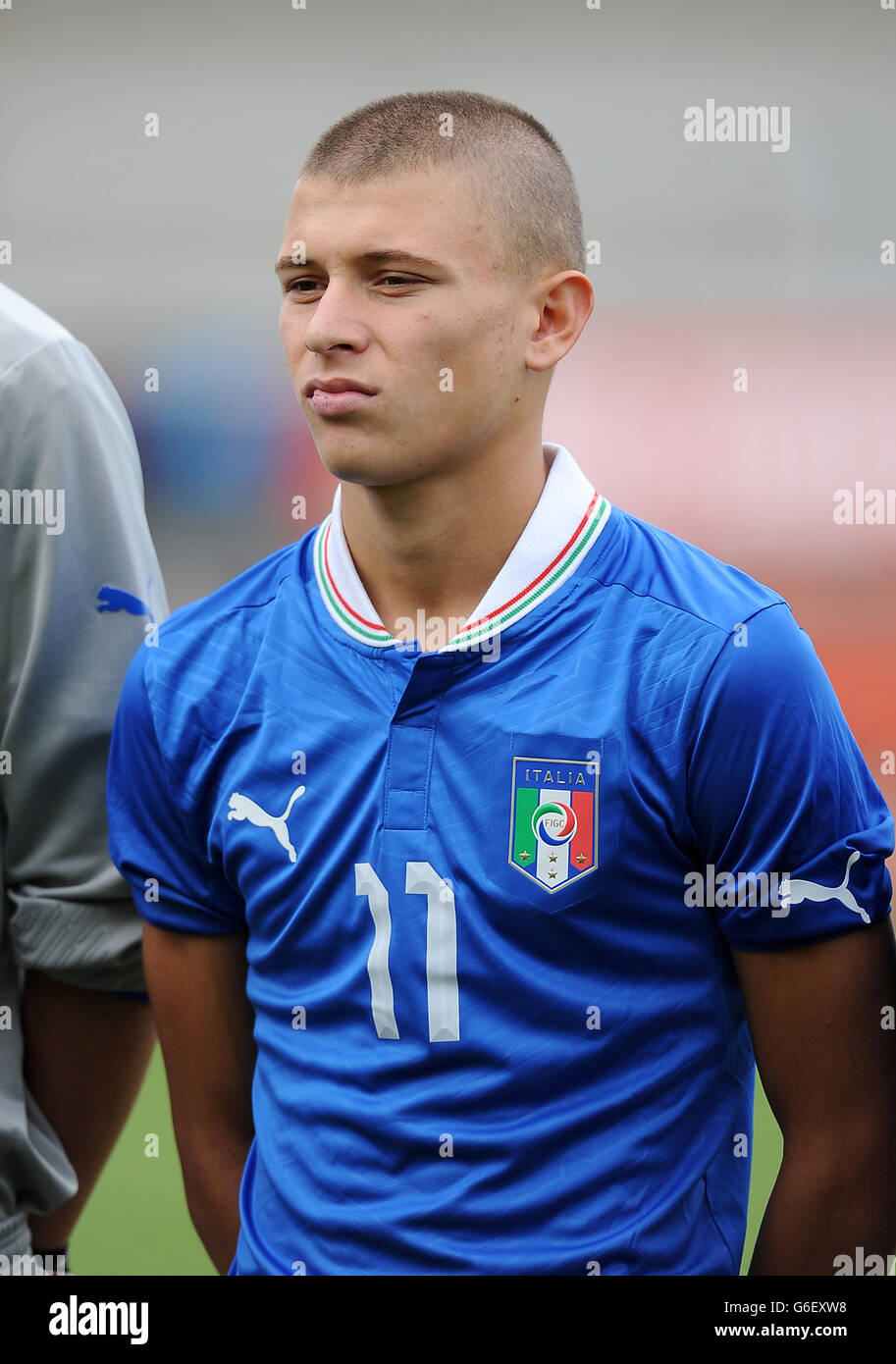 Soccer - International Friendly - England U17s v Italy U17s - Pirelli ...