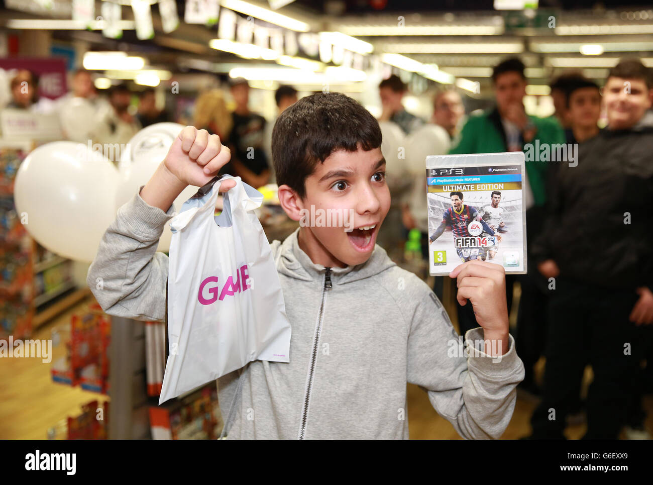 Fifa street launch hi-res stock photography and images - Alamy