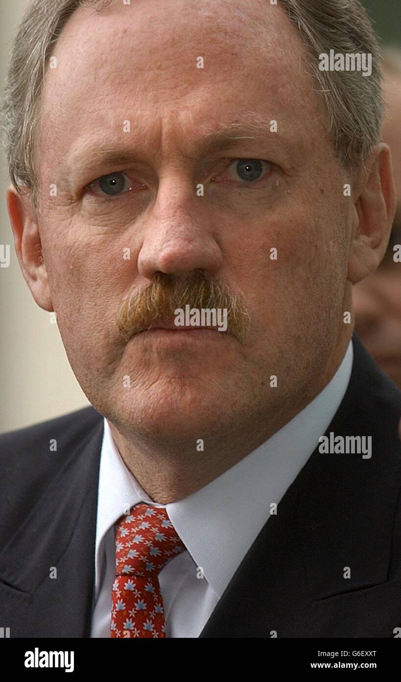 Speak to media hi-res stock photography and images - Alamy