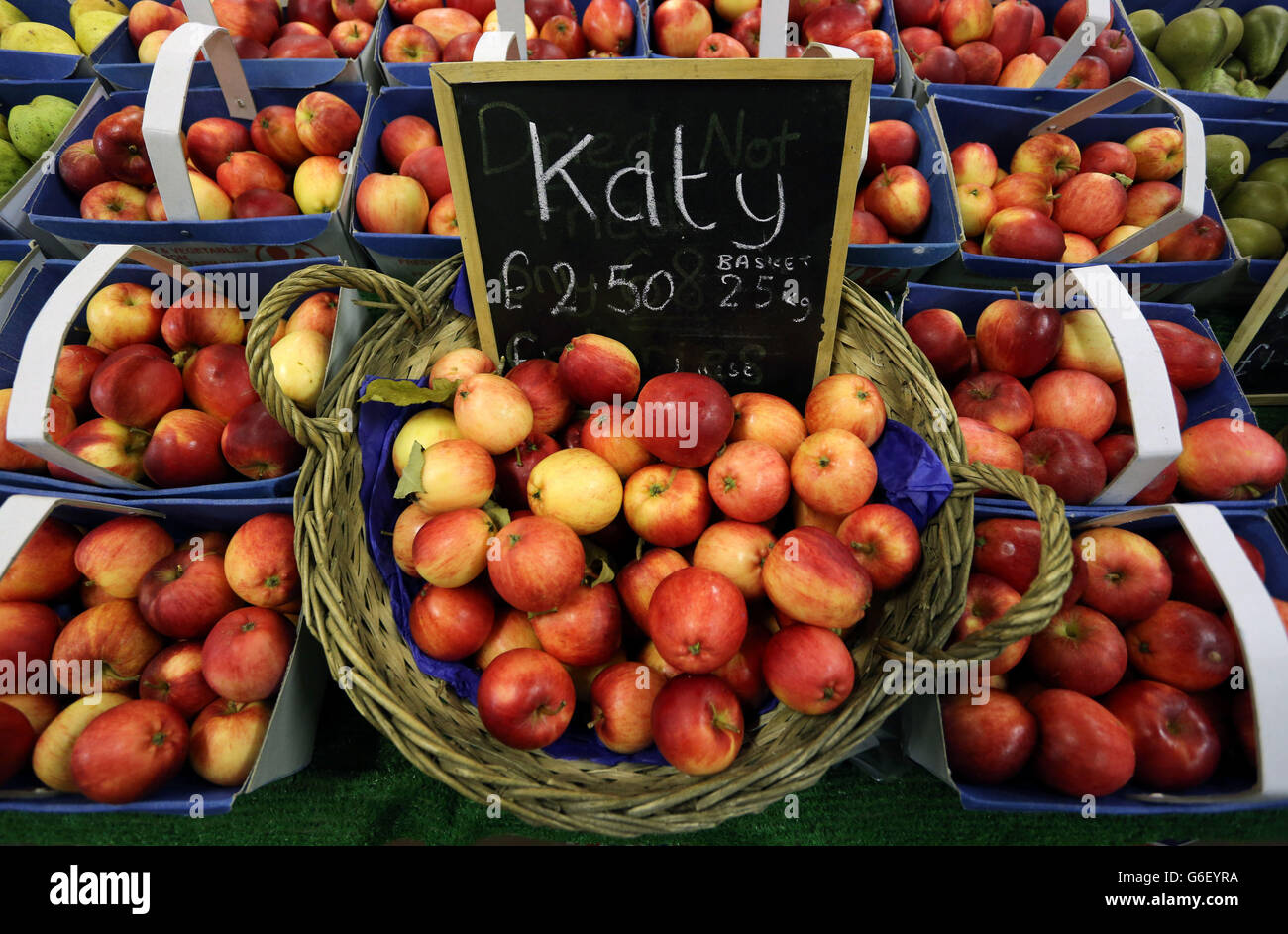 Kent apple village hi-res stock photography and images - Alamy