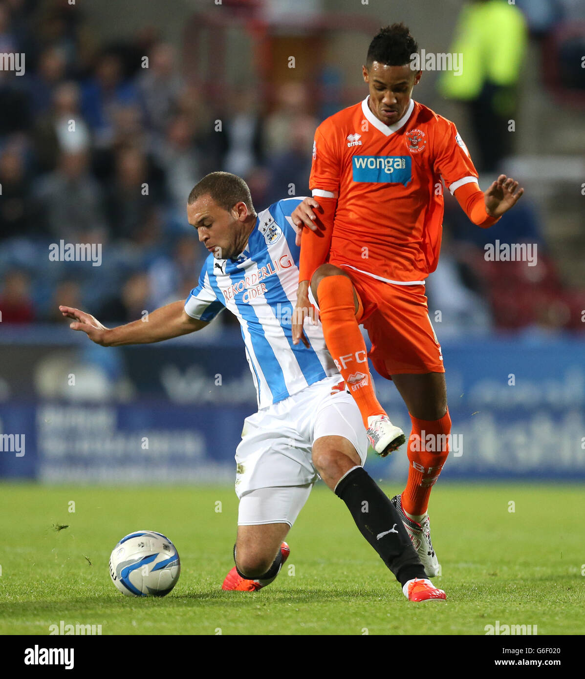 Huddersfield towns joel lynch and blackpools tom ince hi-res stock ...